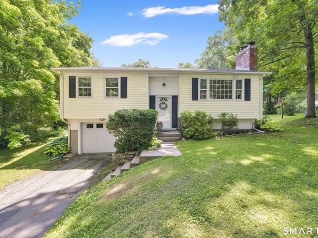 27 Clearview Dr, Stafford, CT 06076