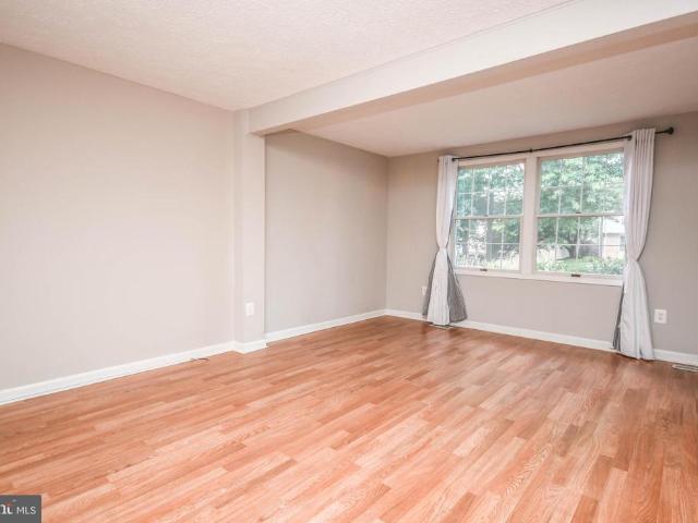 27 Cross Country Court