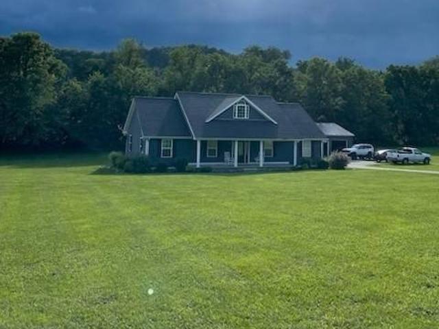 27 Creekside Ln, Burkesville, KY 42717