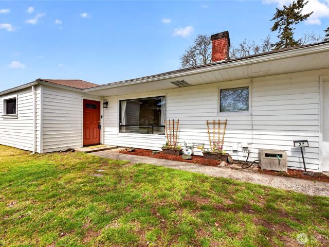 27 crescent Circle SW