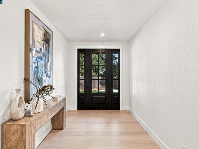 27 Crest Ave