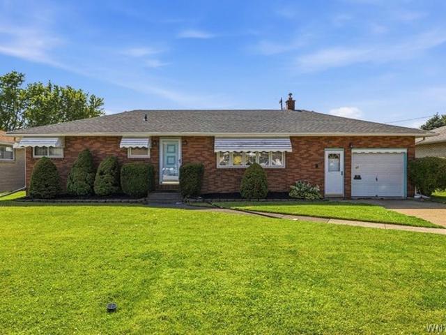 27 Dennis Ln, Buffalo, NY 14227