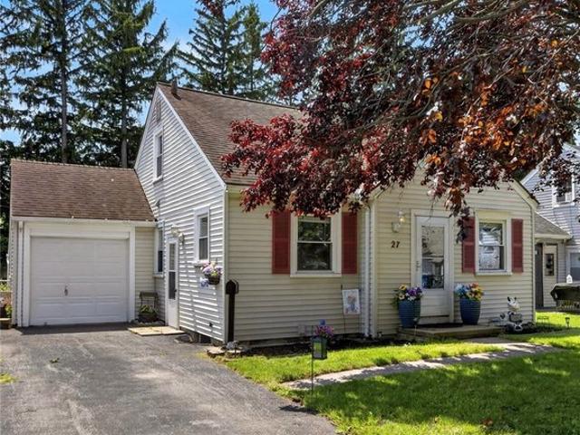 27 Dewain St, Rochester, NY 14615