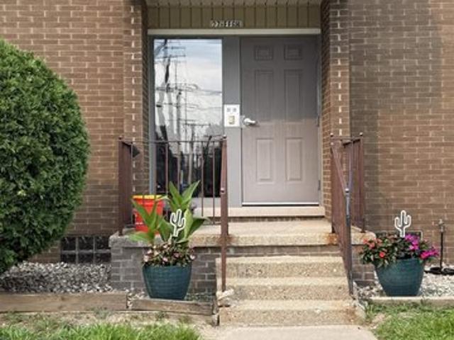 27 Dickinson St Unit E, Mount Clemens, MI 48043