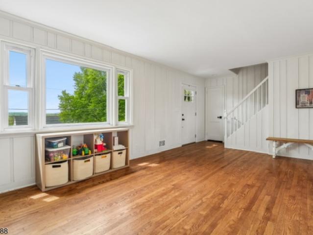 27 Dogwood Rd