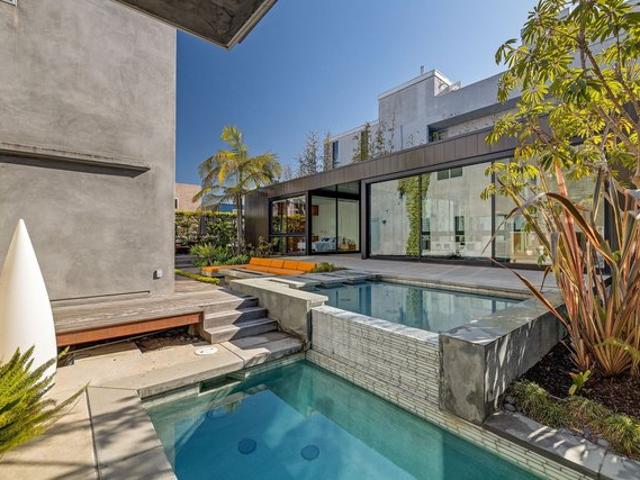 27 Driftwood St, Los Angeles, CA 90292