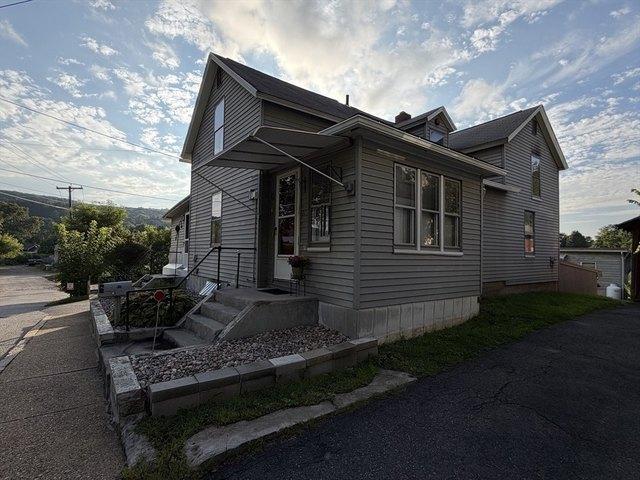27 Dublin St, Palmer, MA 01069