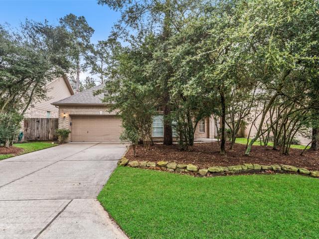 27 E Bellmead Pl, The Woodlands, TX 77382 | MLS #29513 | Compass