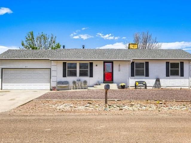 27 E Bonanza Dr, Pueblo West, CO 81007