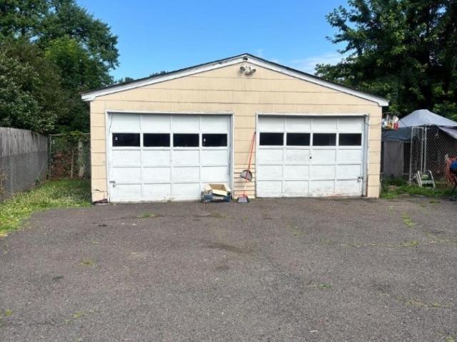 27 E Gibbons St