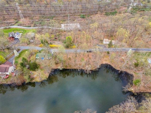 27 E Green Rd, Rock Tavern, NY 12575