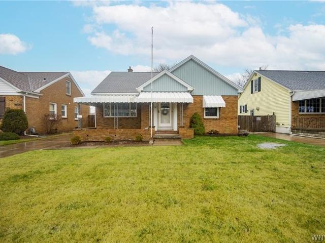 27 Edmund St, Buffalo, NY 14227