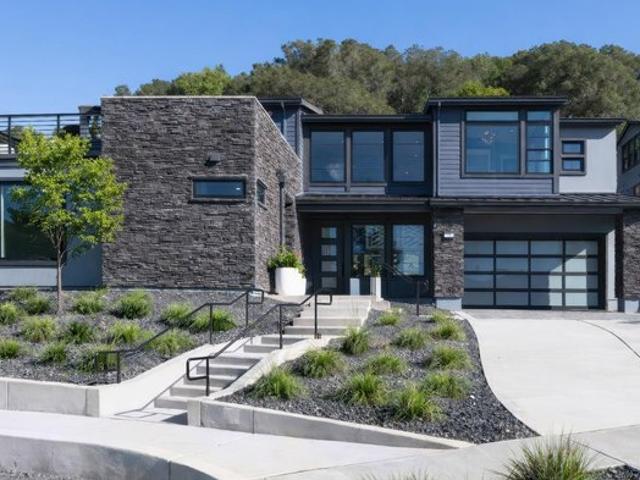 27 Erin Dr, San Rafael, CA 94903