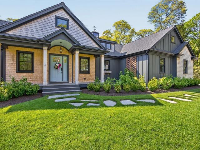 27 Evangeline Rd