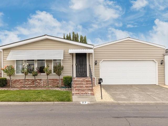 27 Falcon Crest Cir, Napa, CA 94558