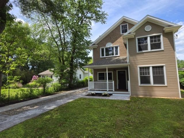 27 Forest Rd