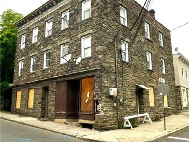 27 Fox Island Rd, Port Chester, NY 10573