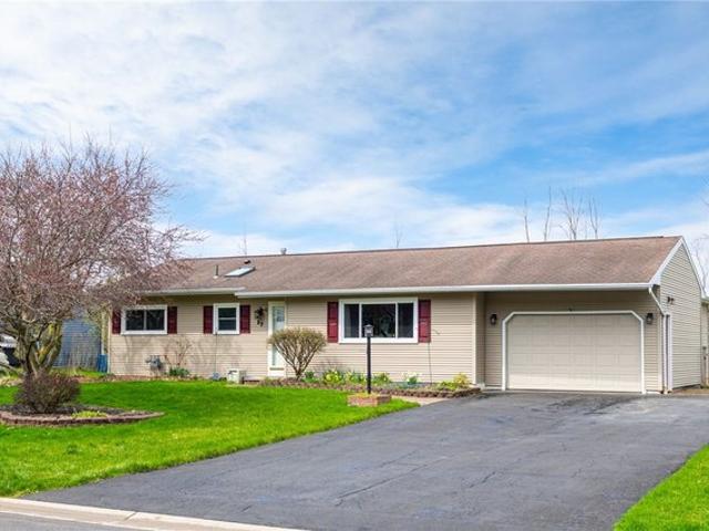 27 Florendin Dr, Rochester, NY 14467