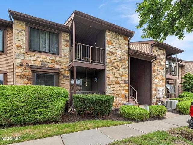 27 Gena Ct, Hamilton, NJ 08690