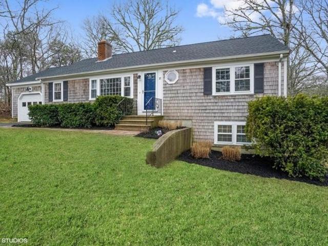 27 Goldenrod Ln, Yarmouth Port, MA 02675