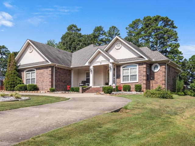27 Gleneagle Drive