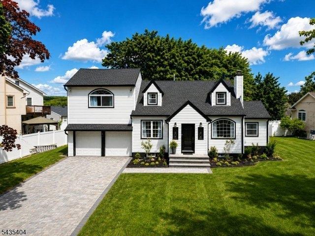 27 Grandview Dr, Wayne, NJ 07470