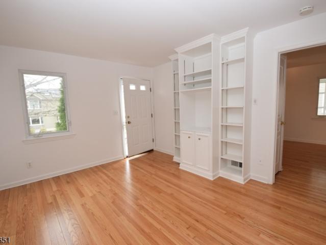 27 Grant Ave