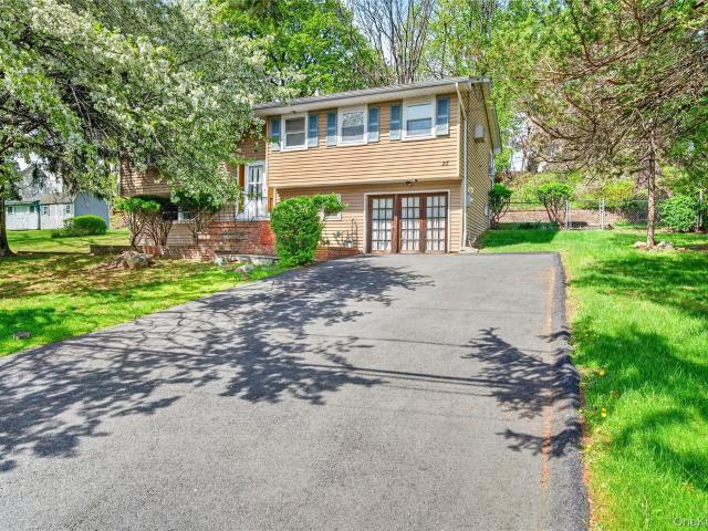27 Hastings Ln, Stony Point, NY 10980 | MLS #991823 | Compass