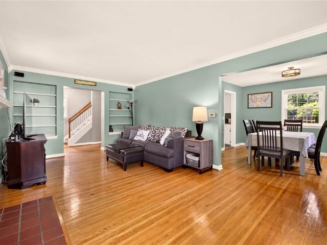 27 Hillcrest Drive