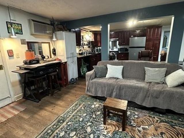 27 Hosmer St Apt 1, Marlborough, MA 01752