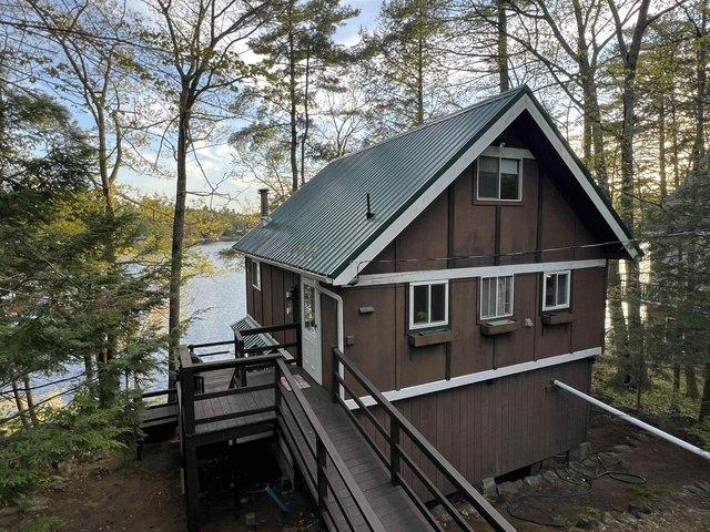 27 Hummingbird Ln, Hillsborough, NH 03244