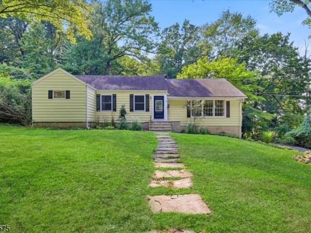 27 Inwood Rd, Berkeley Heights Twp, NJ 07922