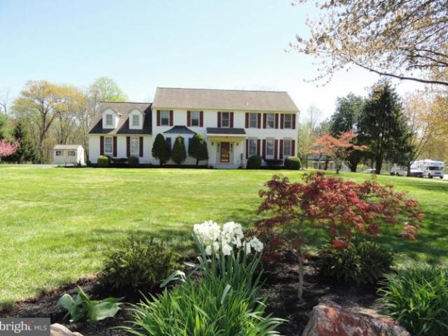 27 Ivy Ln, Wrightstown, NJ 08562