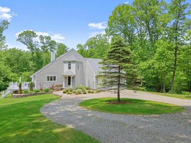 27 Jenny Ln, Oxford, CT 06478