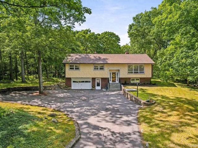 27 Jean Dr, Monroe, NY 10950
