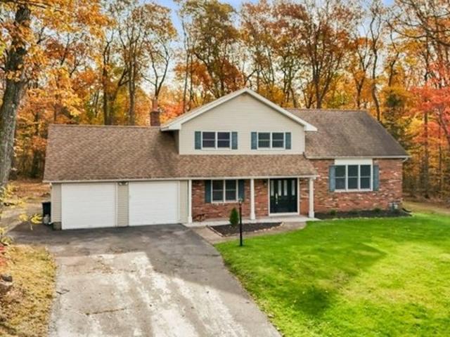 27 Jefferson Dr, Roxbury Township, NJ 07836