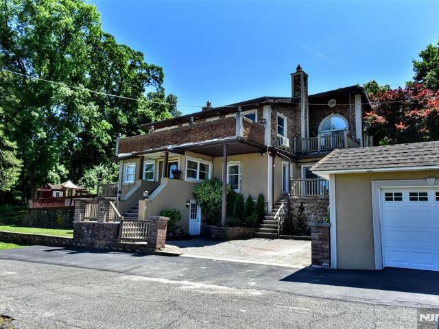 27 Joan Street