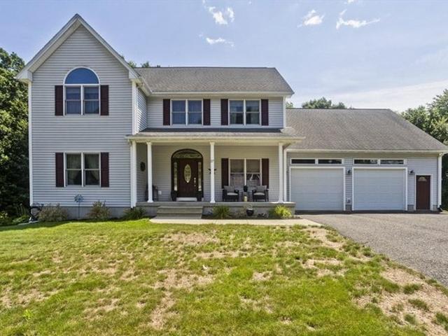 27 Landing Dr, Chicopee, MA 01020