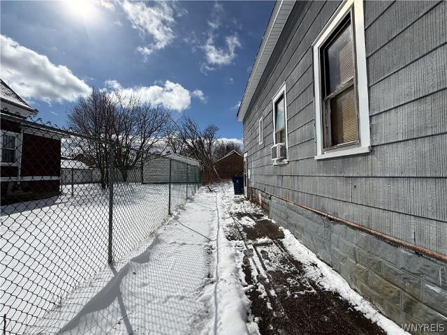 27 Lang Avenue