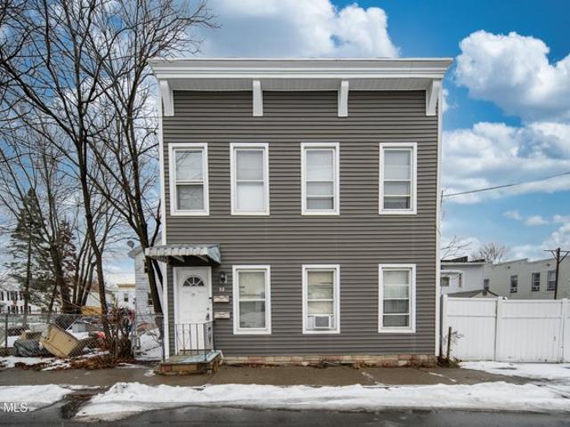 27 Lansing St, Cohoes, NY 12047