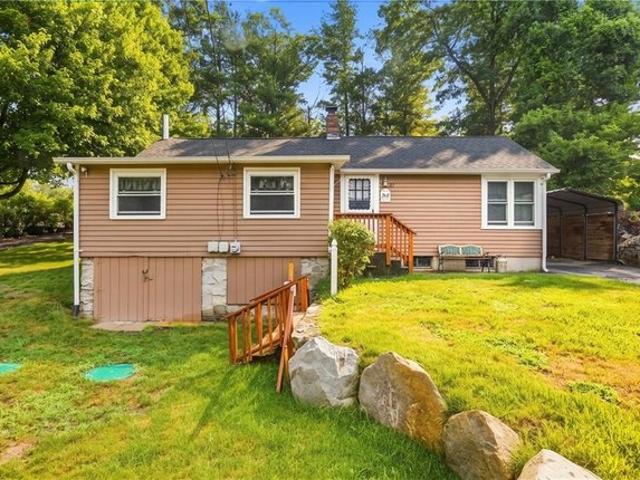 27 Lake Shore Dr, Glocester, RI 02814