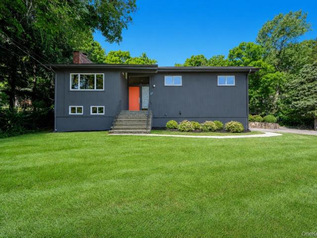 27 Lakeview Avenue W