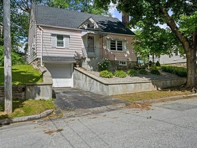 27 Lavallee Ter, Worcester, MA 01603