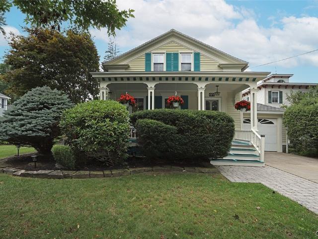 27 Leitch Avenue