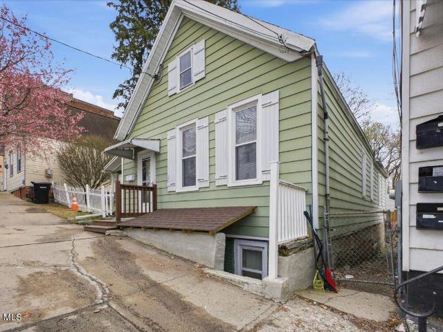 27 Lincoln Avenue