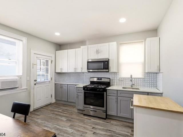27 Lindsley Pl, East Orange, NJ 07018