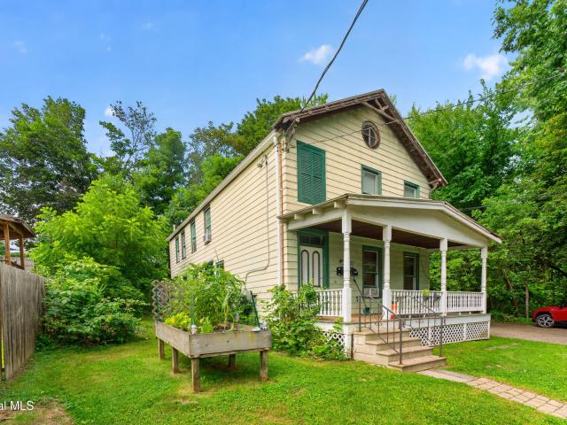 27 Lilac Lane