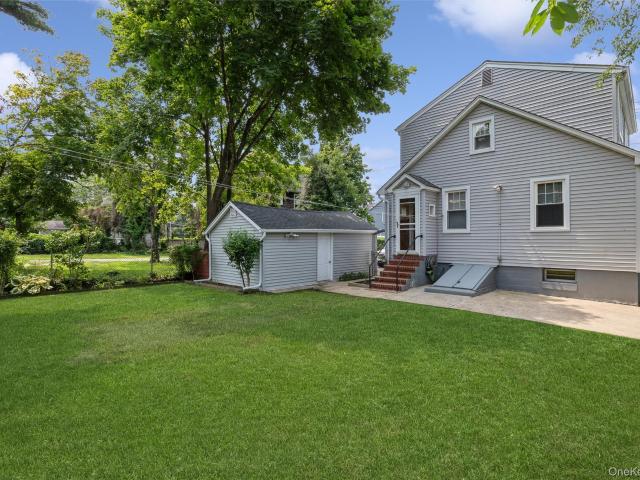 27 Litchfield Avenue