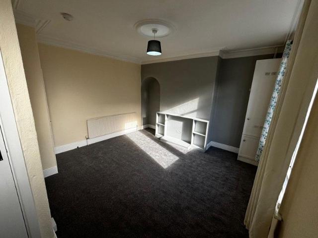 27 Longroyd Grove LS11, 2 bed property to rent, £795 pcm | PrimeLocation