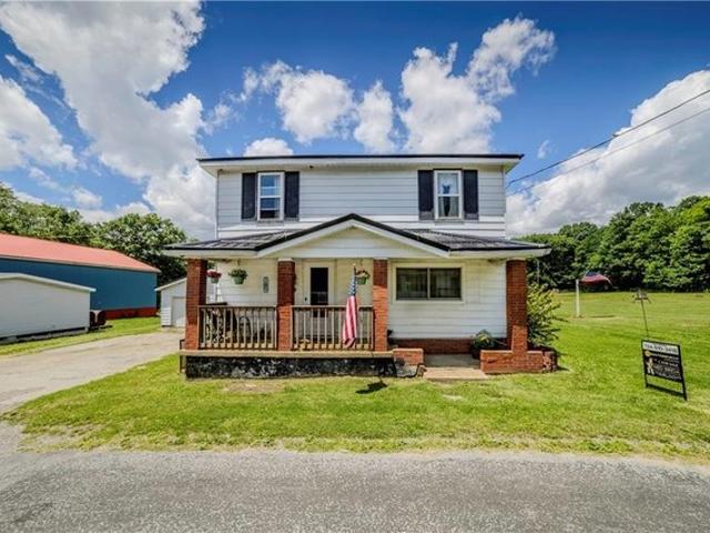 27 Locust St, Alverda, PA 15710